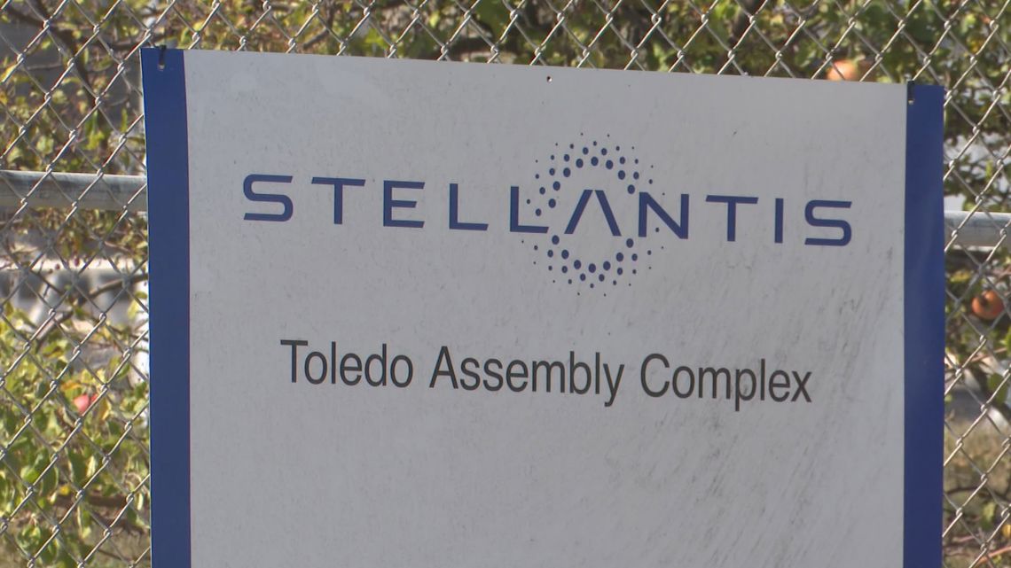 Stellantis offers retirement buyout incentives in Toledo, Detroit ...