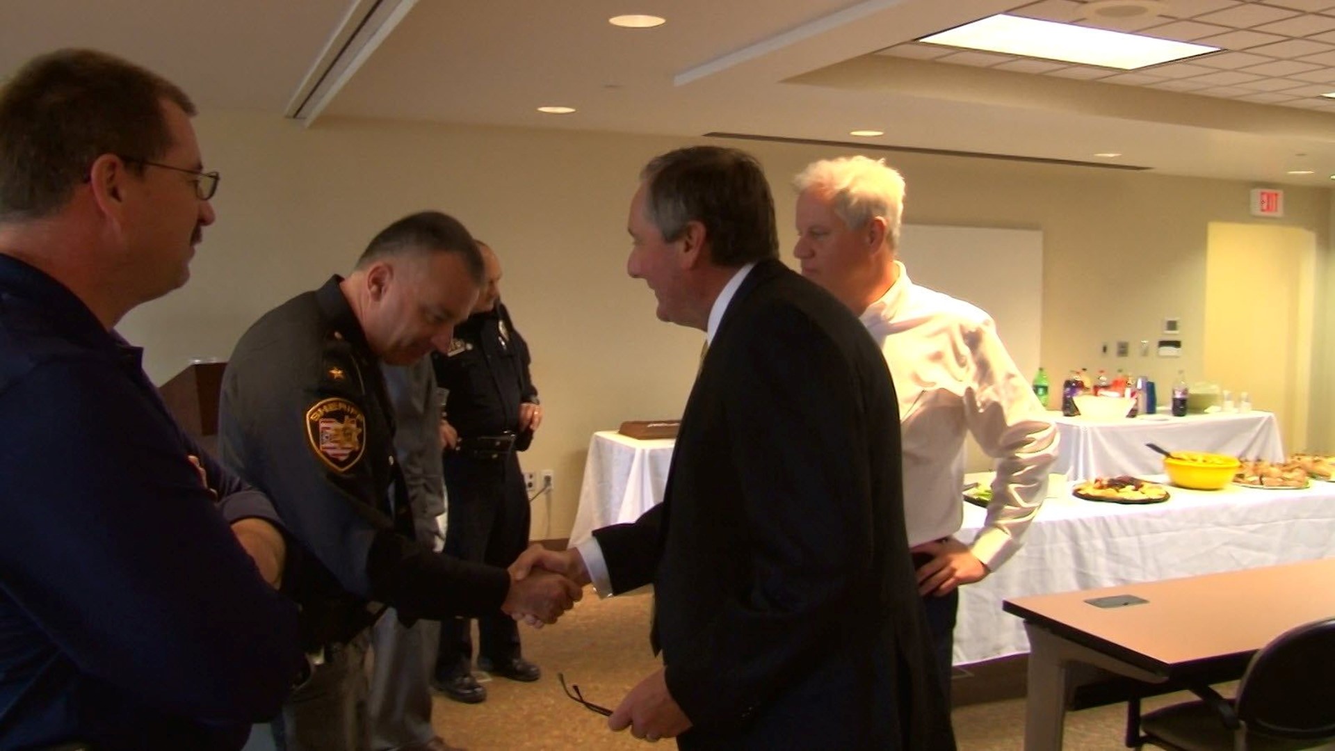 Maumee Police Officer retires after 35 years | wtol.com