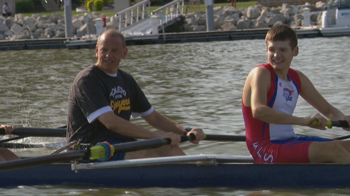 Toledo mayor promotes Glass City Regatta 2025 by rowing with local club ...