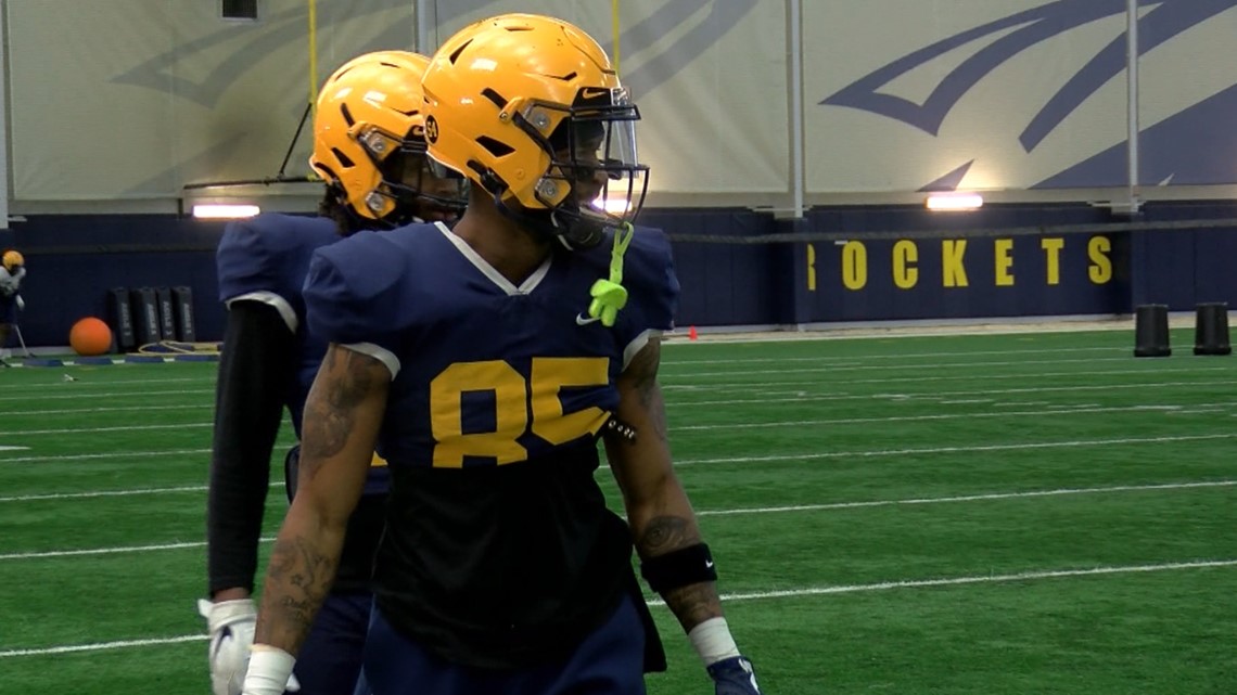 Toledo football player not letting disability slow him down | wtol.com