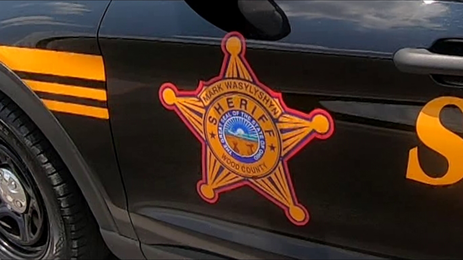 Toledo man dies after car goes over centerline in Wood County, crashes ...
