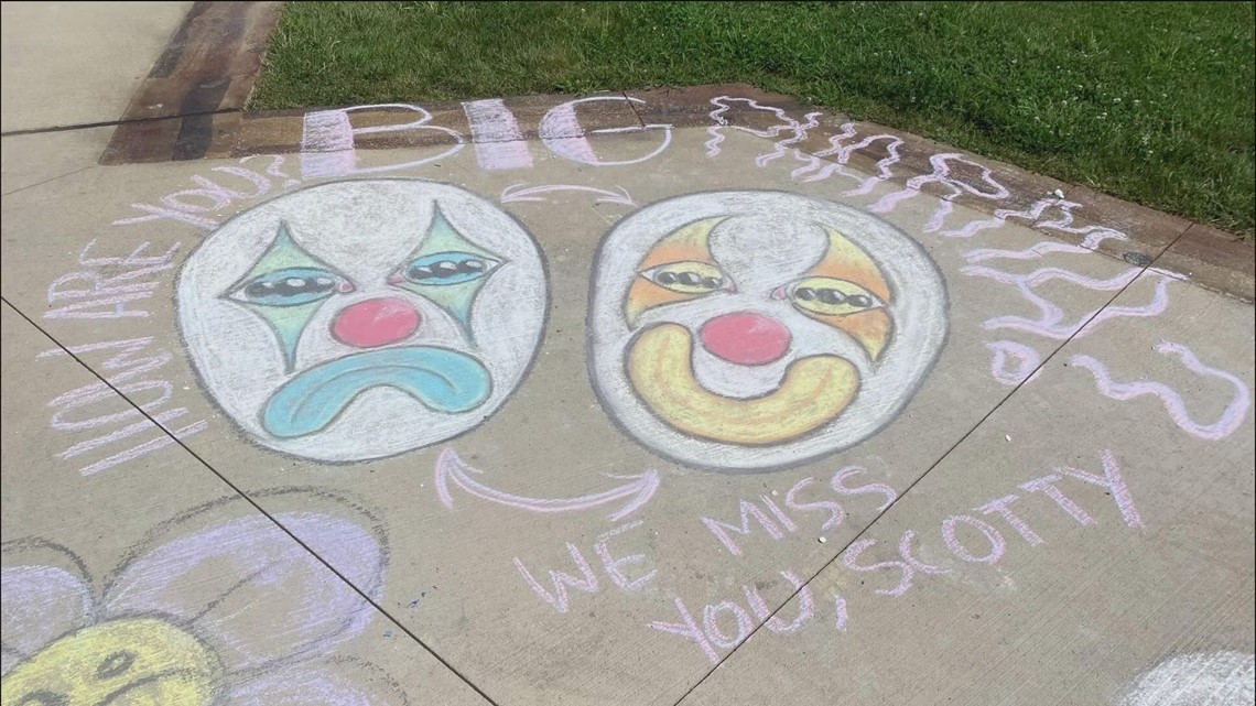 Chalk the Walk event aims to raise overdose awareness | WTOL 11 | wtol.com