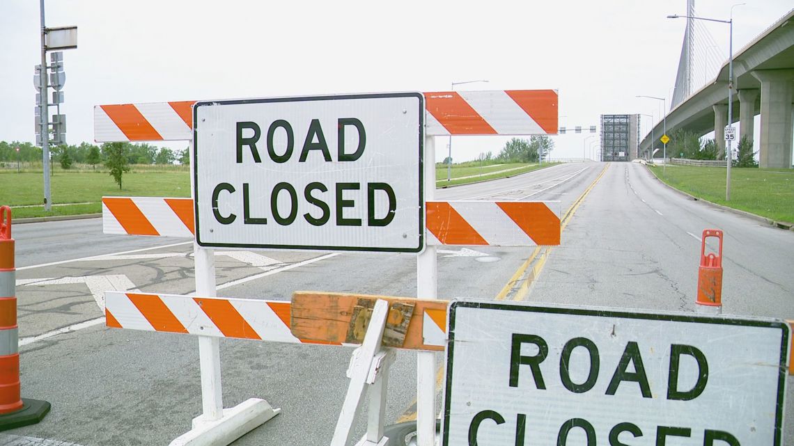 Reckless driver crashes through Craig Memorial Bridge gates; closed ...