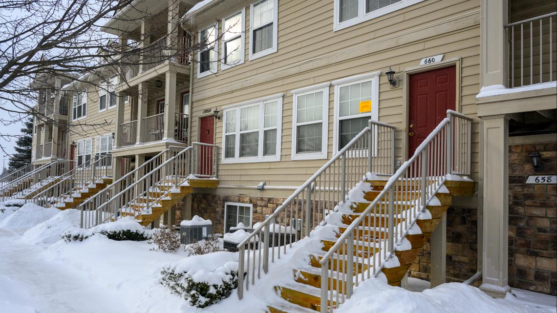 Michigan mom accused of keeping 3 kids alone in squalor faces $250M bond | wtol.com