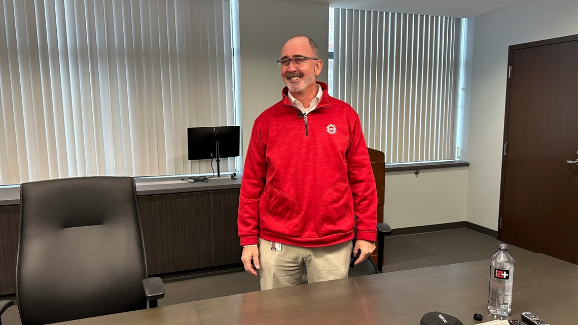 UAW chief aims to expand membership to nonunion automakers | wtol.com